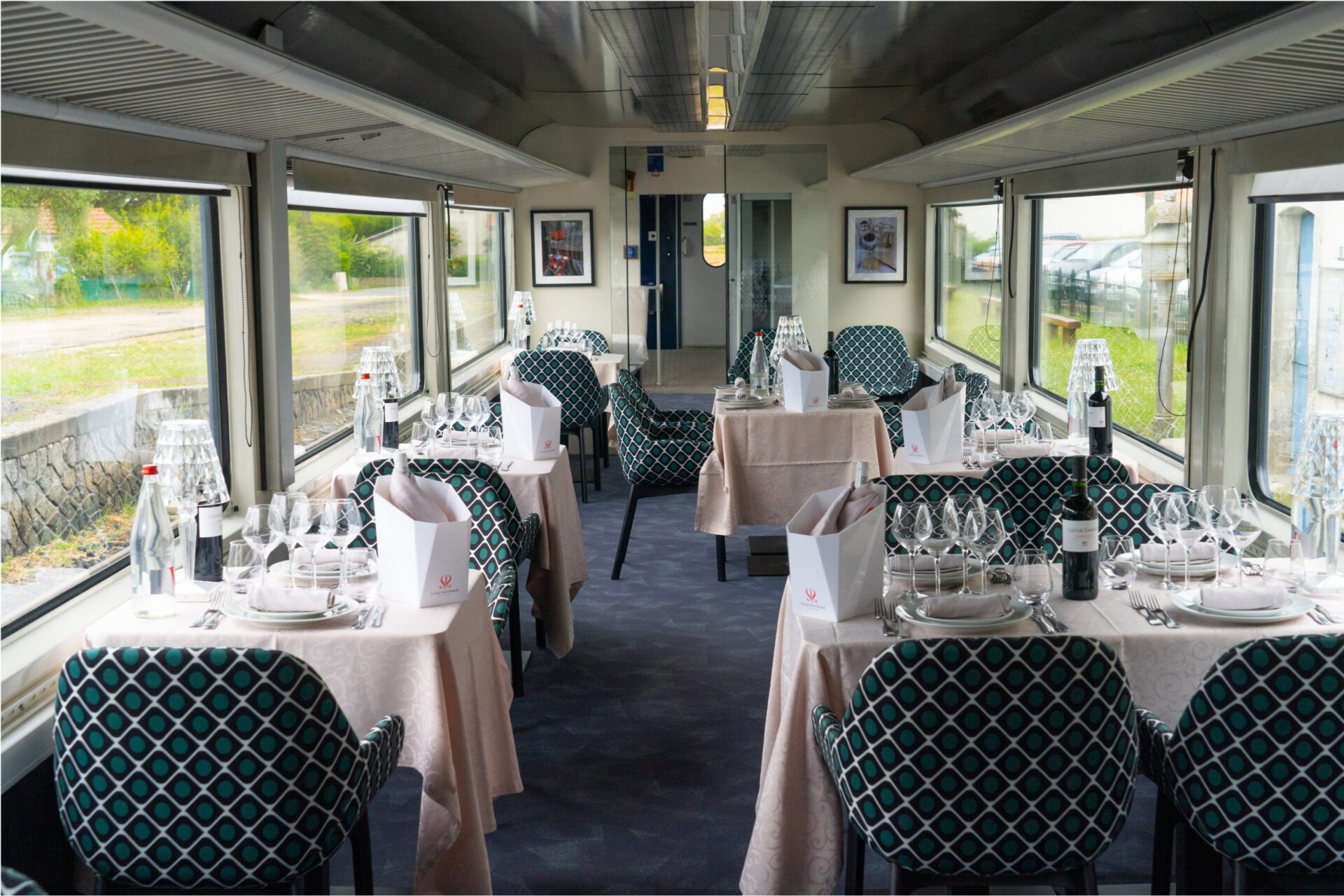 Le Seudre Océan Express : Train restaurant - Un moment insolite.